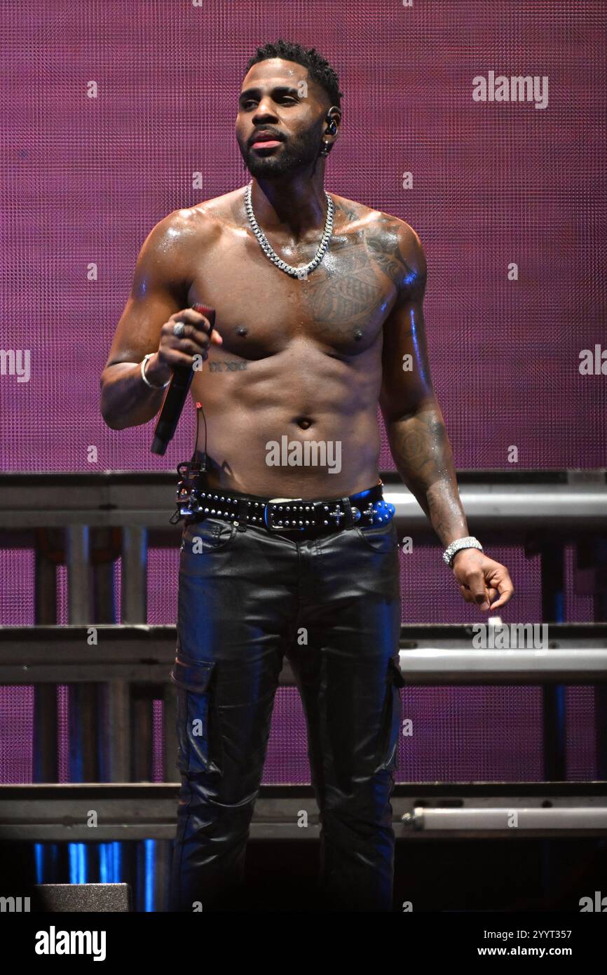 Miami, FL, USA. 21st Dec, 2024. Jason Derulo performs during The ...