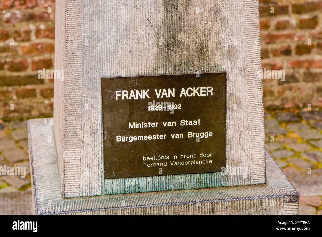 Frank van acker statue hi-res stock photography and images - Alamy