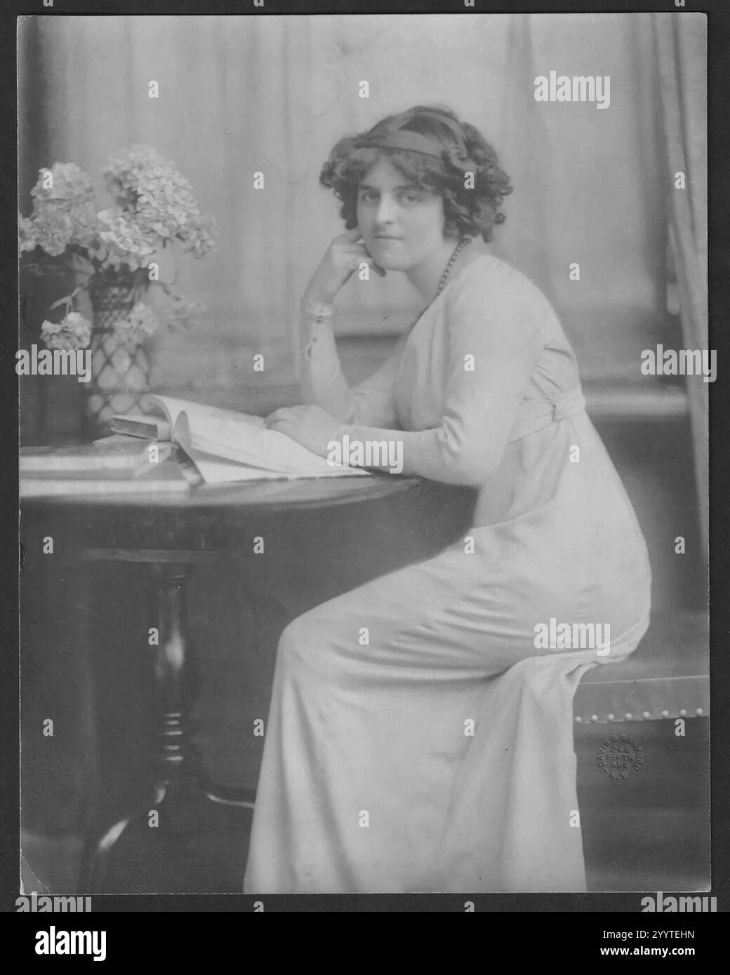 Dorothy parker actress hi-res stock photography and images - Alamy