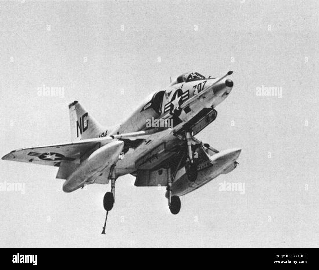 Douglas A-4C Skyhawk of VA-36 approaches USS Enterprise (CVAN-65 ...