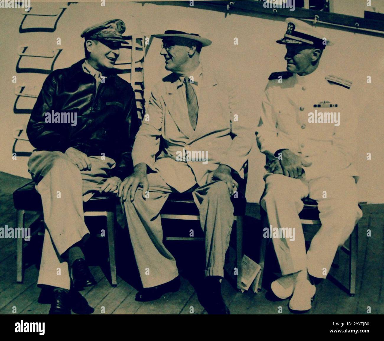 Douglas MacArthur, Franklin D. Roosevelt and Chester Nimitz July 26 ...