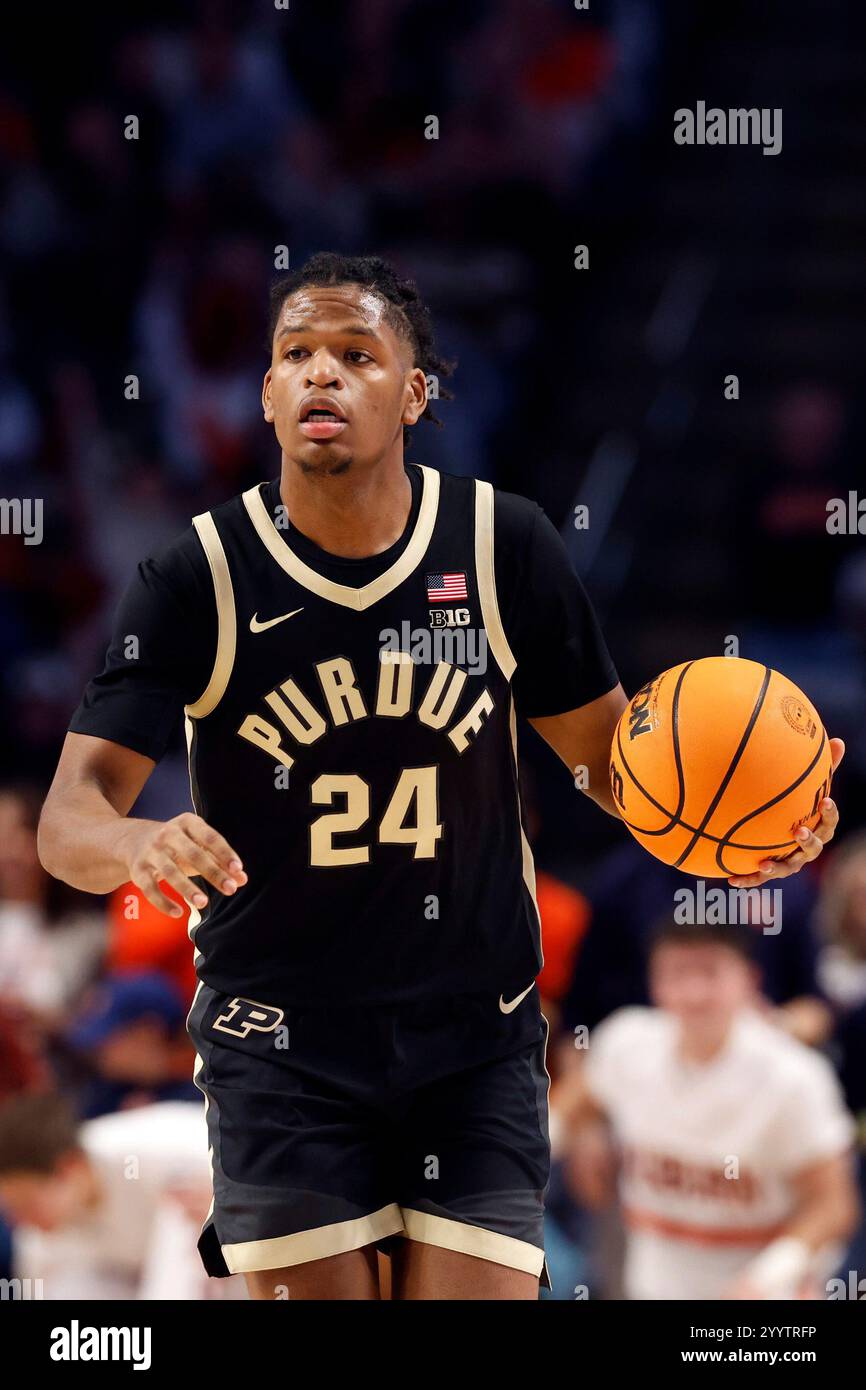 Purdue guard Gicarri Harris dribbles the ball during the second half of ...