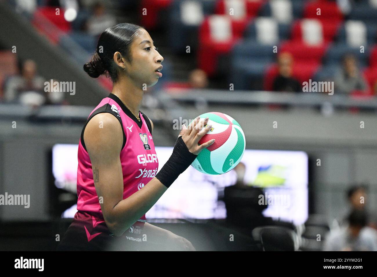 Osaka, Japan. Credit: MATSUO. 21st Dec, 2024. Airi Miyabe Volleyball : 2024 All Japan Women's ...