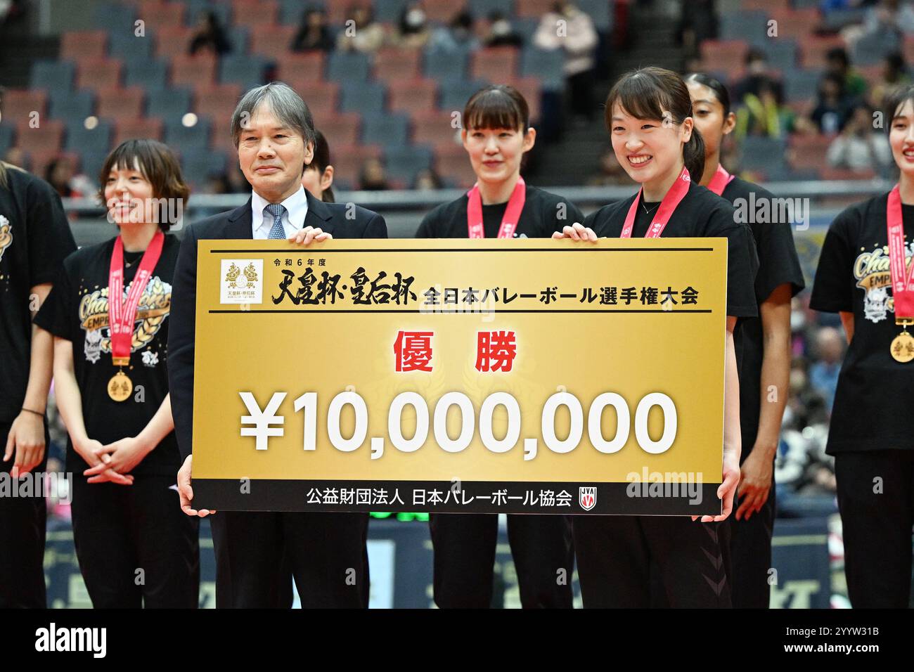Osaka, Japan. Credit: MATSUO. 21st Dec, 2024. Miki Sakurai Volleyball : 2024 All Japan Women's ...