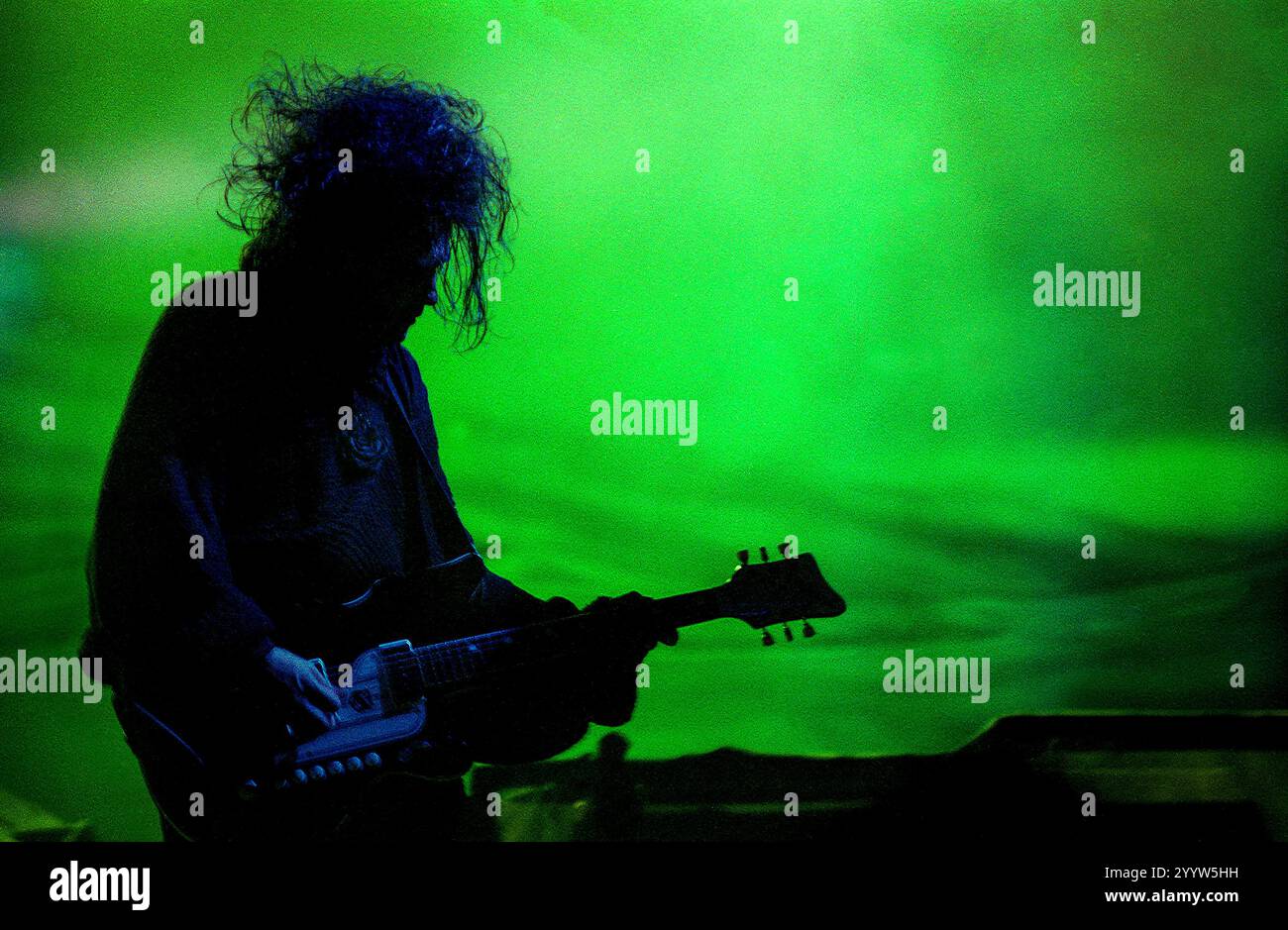 Cure robert smith hi-res stock photography and images - Alamy