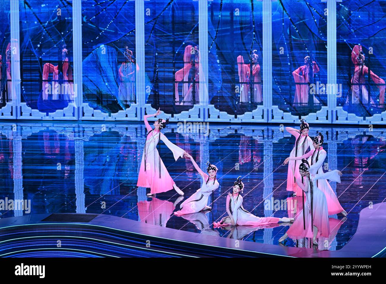 A cultural gala marking the 25th anniversary of Macao's return to the ...