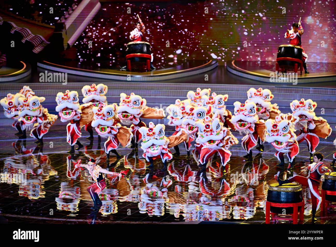 A cultural gala marking the 25th anniversary of Macao's return to the ...