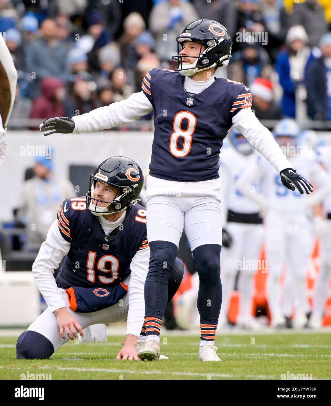 Chicago, United States. 22nd Dec, 2024. Chicago Bears place kicker ...