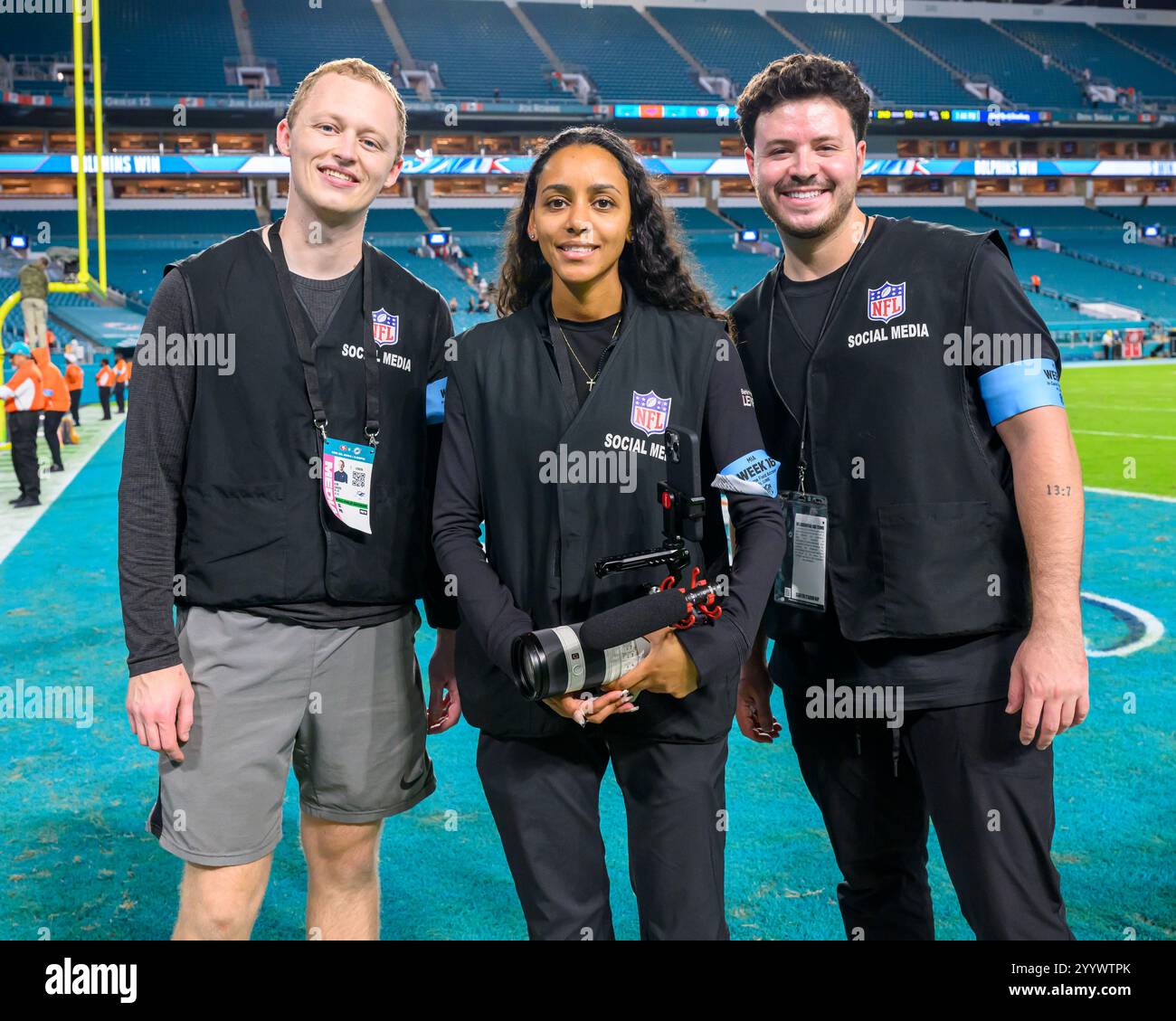 From left, NFL Live Content Correspondent mentor Kevin Edwards, mentee ...