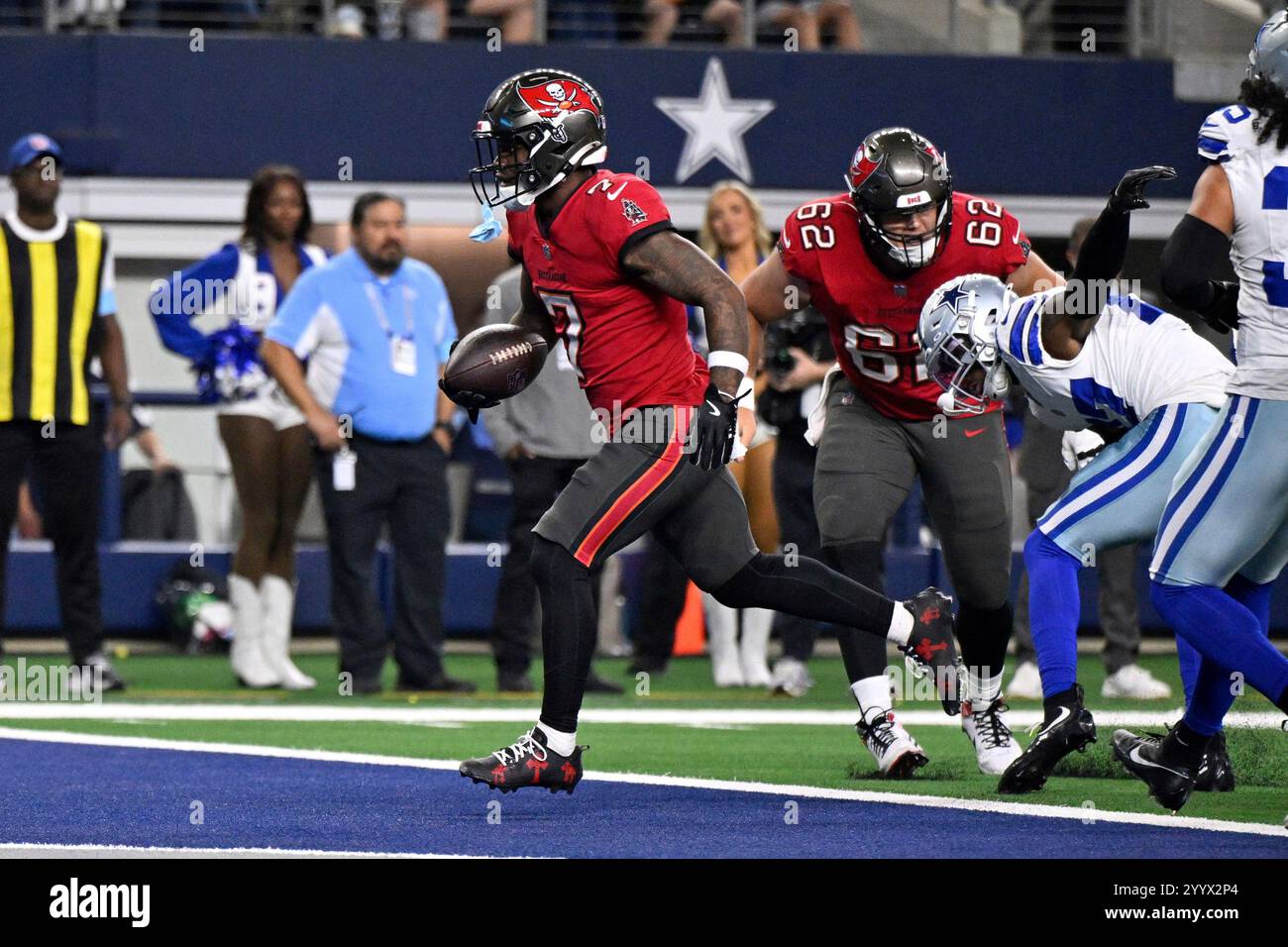 Tampa Bay Buccaneers running back Bucky Irving (7) carries the ball for ...