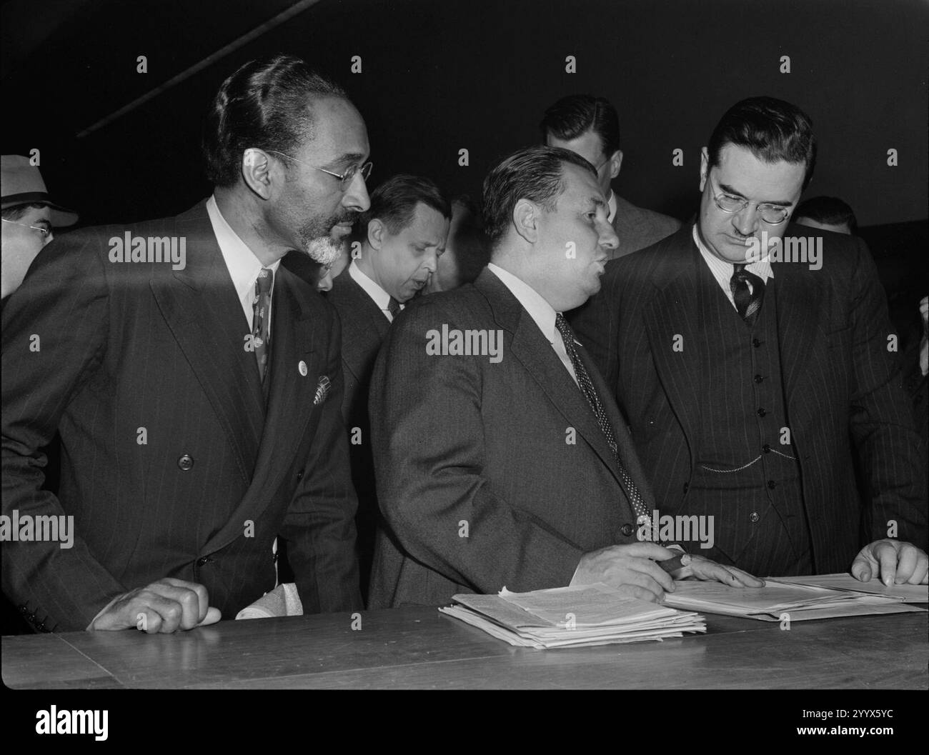 Donald gordon hi-res stock photography and images - Alamy