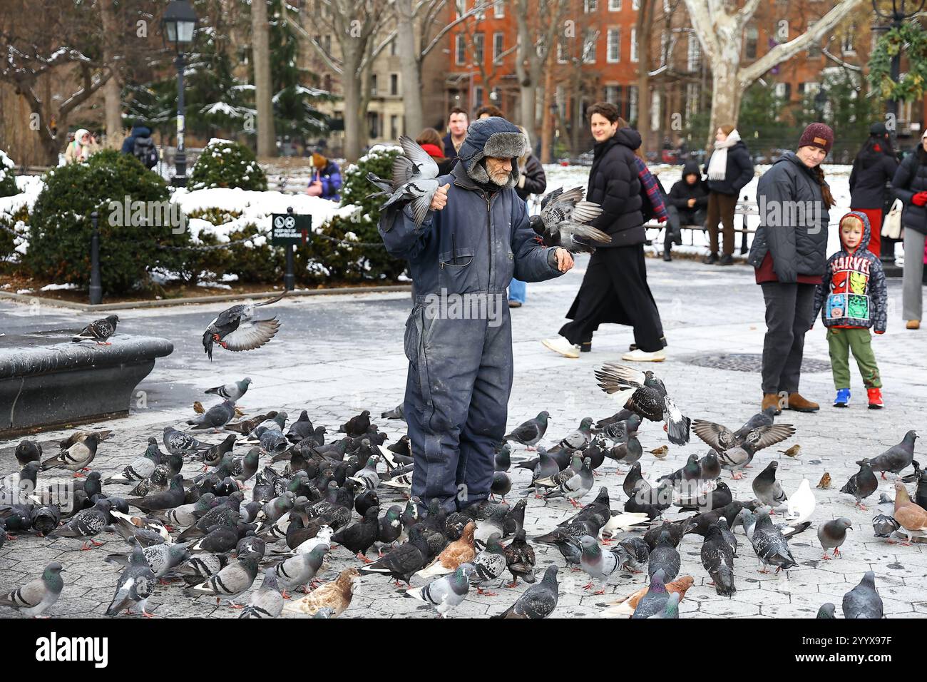 Larry the Birdman interacts with pigeons and people in Washington ...