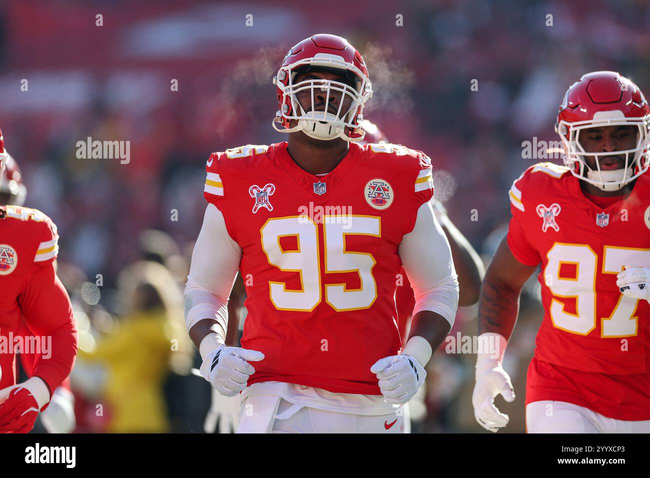 Kansas City, MO, USA. 21st Dec, 2024. Kansas City Chiefs defensive ...