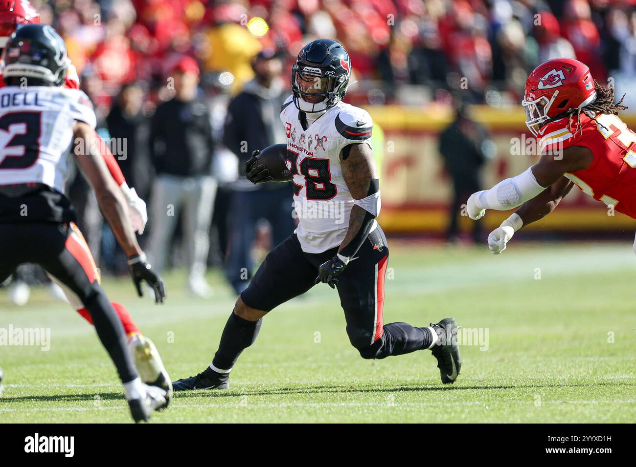 Kansas City, MO, USA. 21st Dec, 2024. Houston Texans running back Joe ...
