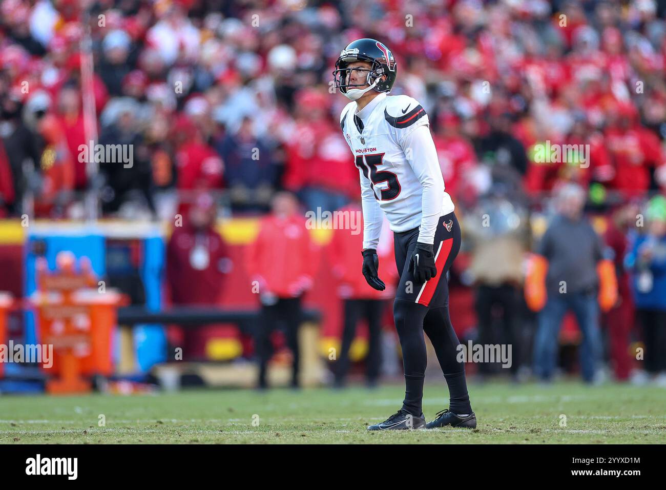 Kansas City, MO, USA. 21st Dec, 2024. Houston Texans place kicker Ka imi Fairbairn (15) prepares ...