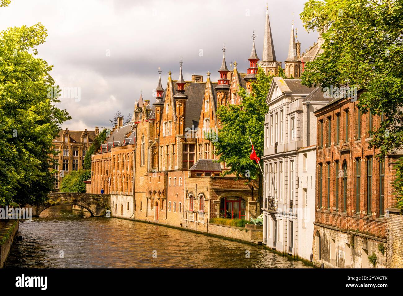 Canal scène bruges hi-res stock photography and images - Alamy