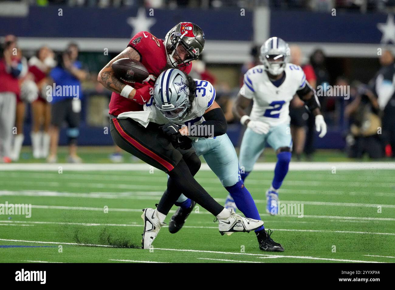 Tampa Bay Buccaneers tight end Payne Durham (87) is uanble to secure a ...