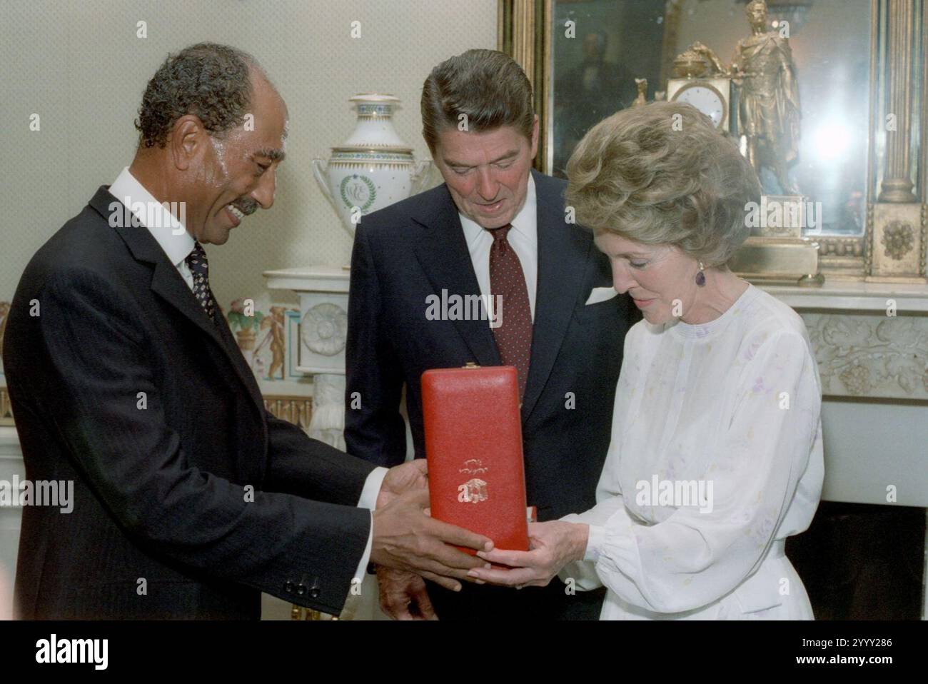 Egyptian President Anwar Sadat Presents a Gift ''Collar of The Nile ...