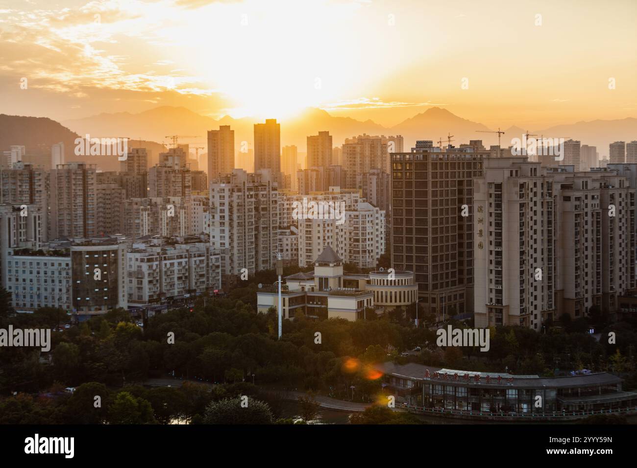 A view of urban high-rise buildings in Wenzhou, Zhejiang province ...