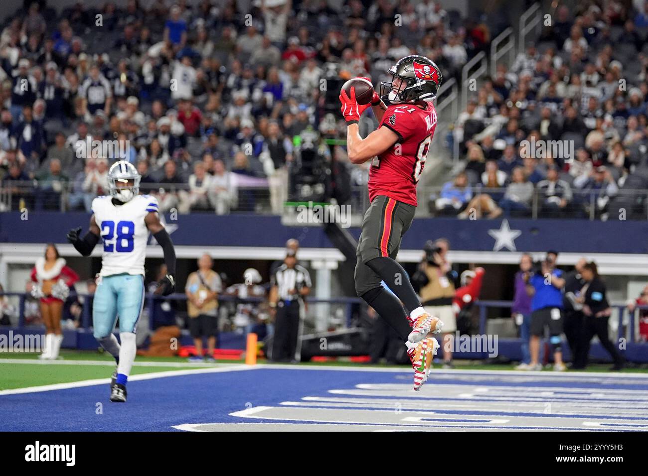 Tampa Bay Buccaneers wide receiver Ryan Miller (81) catches a touchdown ...