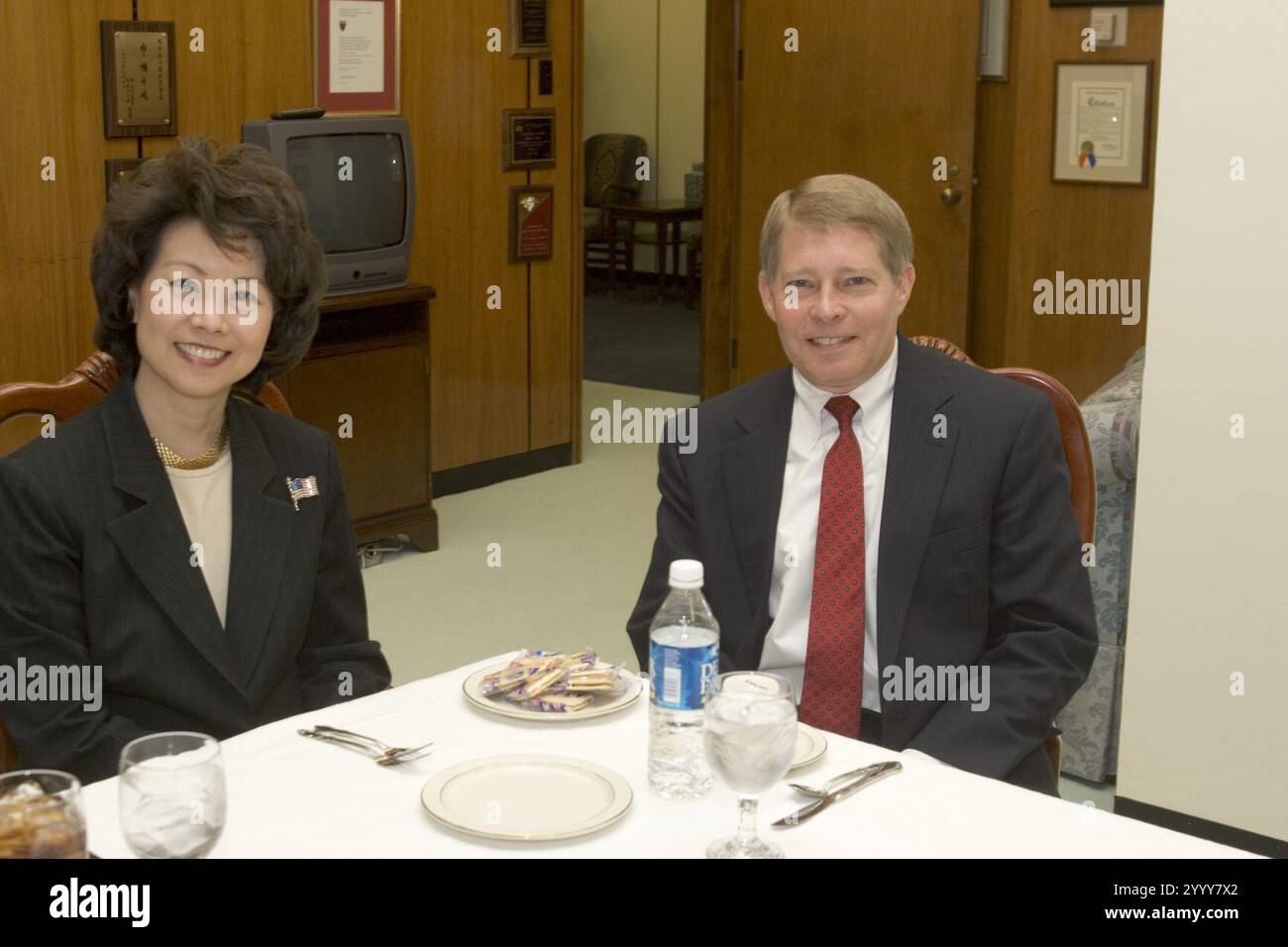 Elaine Chao has Lunch with Judge John Michael Luttig Stock Photo - Alamy