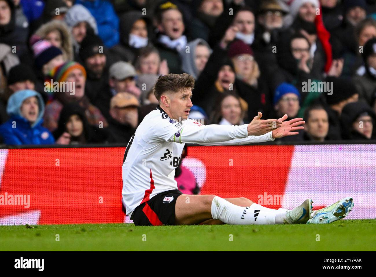 London, UK. 22nd Dec, 2024. LONDON, ENGLAND - DECEMBER 22: Tom Cairney ...