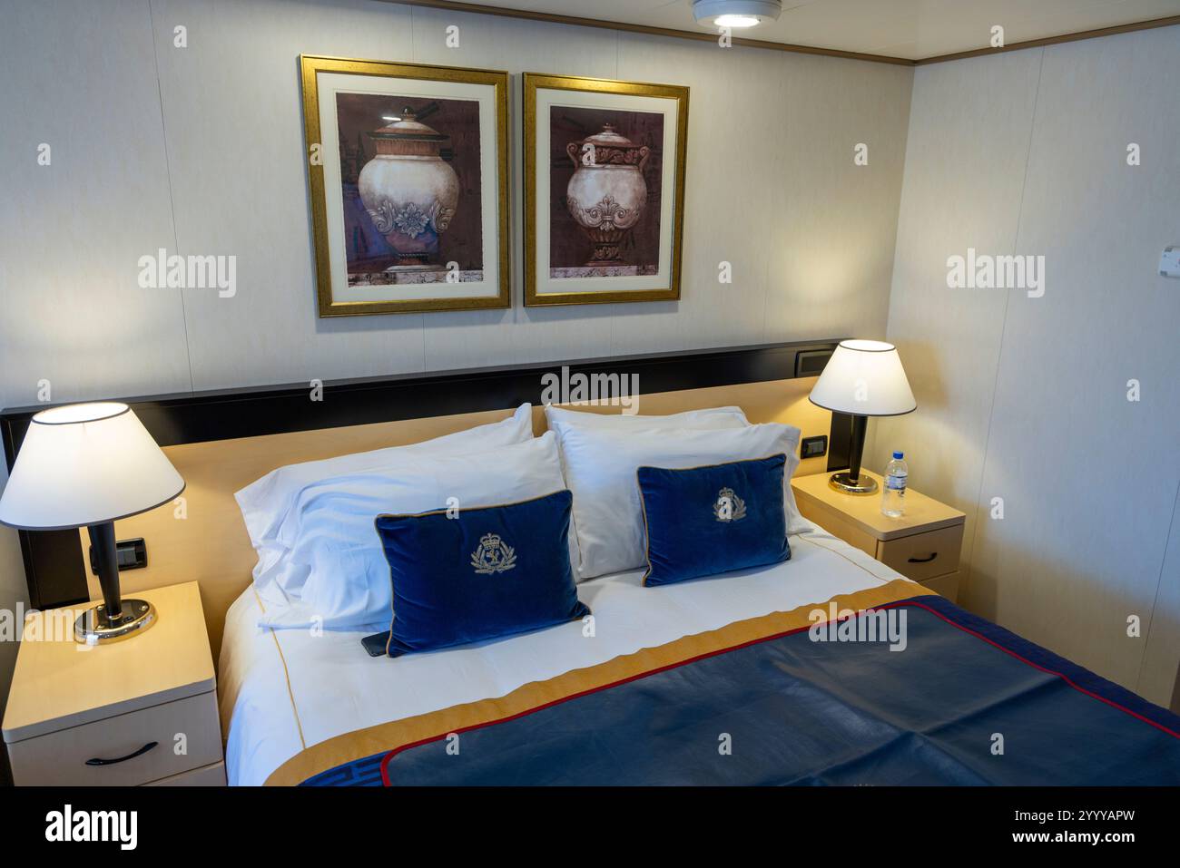 Cunard MS Queen Elizabeth cruise ship, Britannia club stateroom with ...