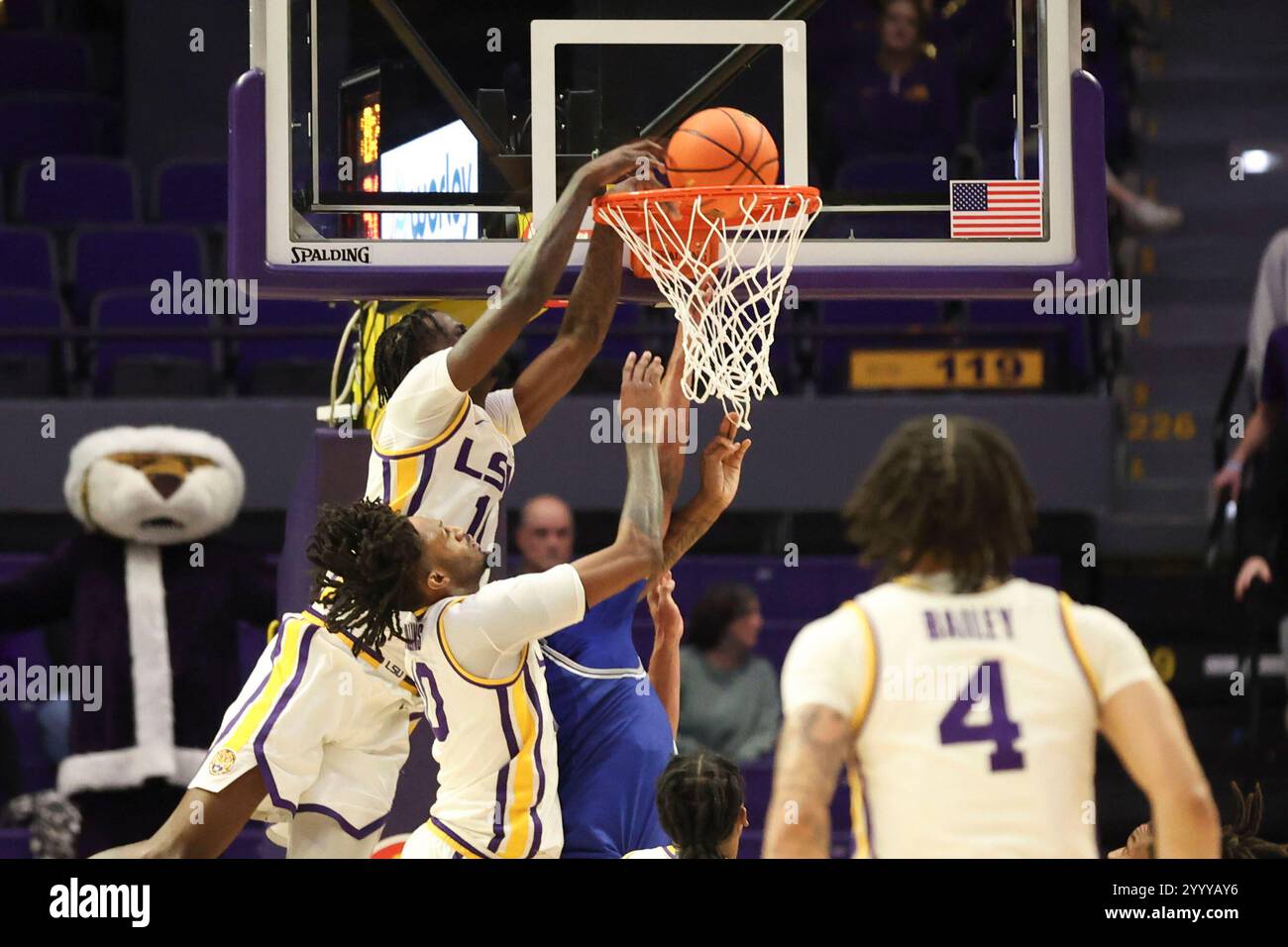Baton Rouge, United States. 22nd Dec, 2024. LSU Tigers forward Corey ...