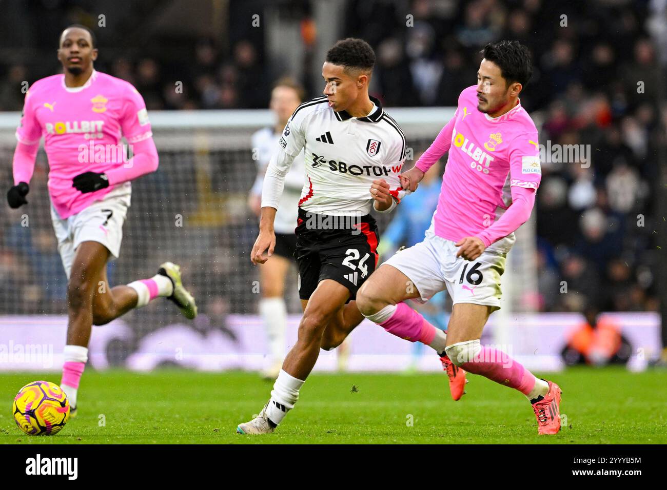 London, UK. 22nd Dec, 2024. LONDON, ENGLAND - DECEMBER 22: Josh King of ...