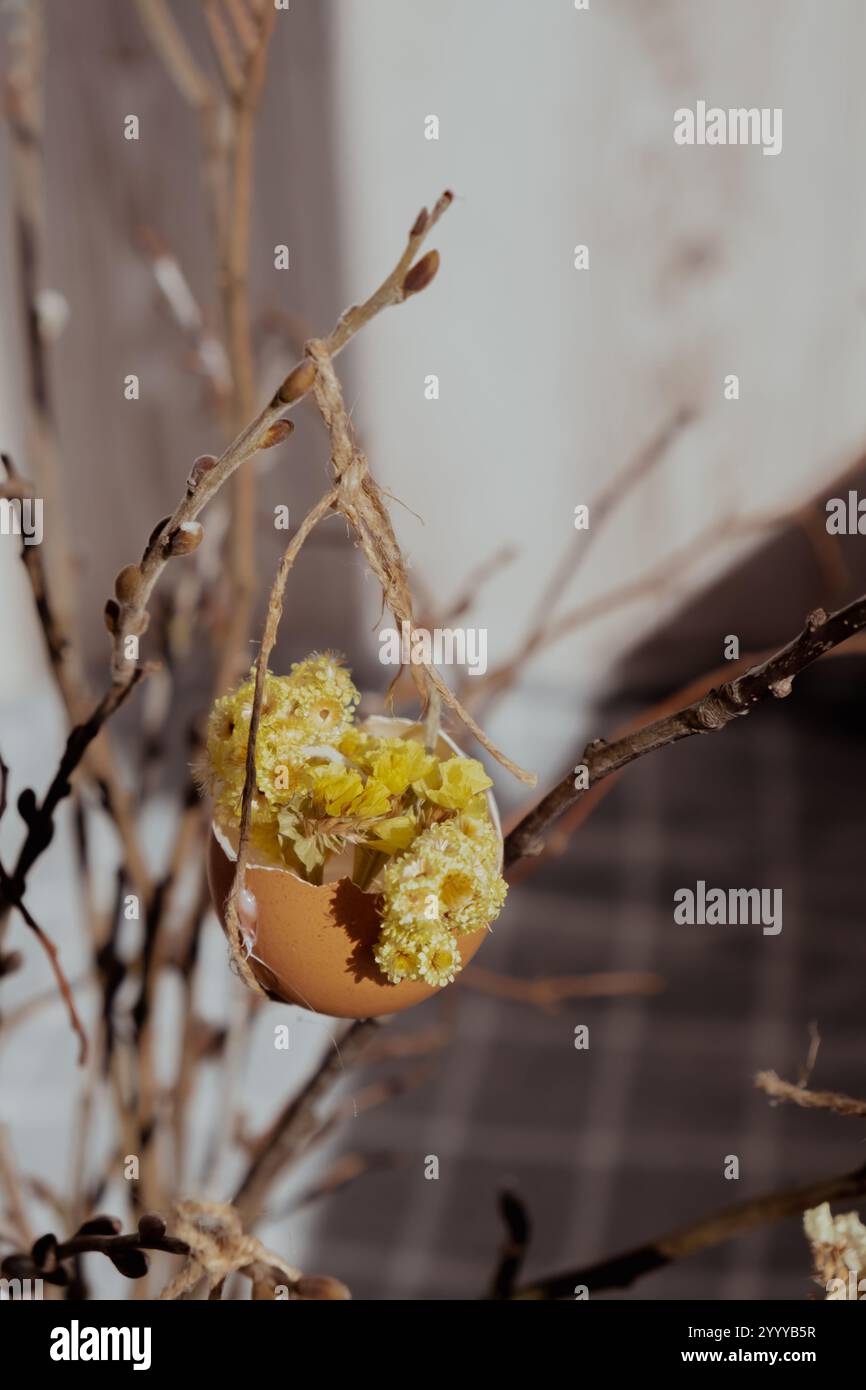 Egg shell handmade decoration for Easter holiday. Tutorial master class ...