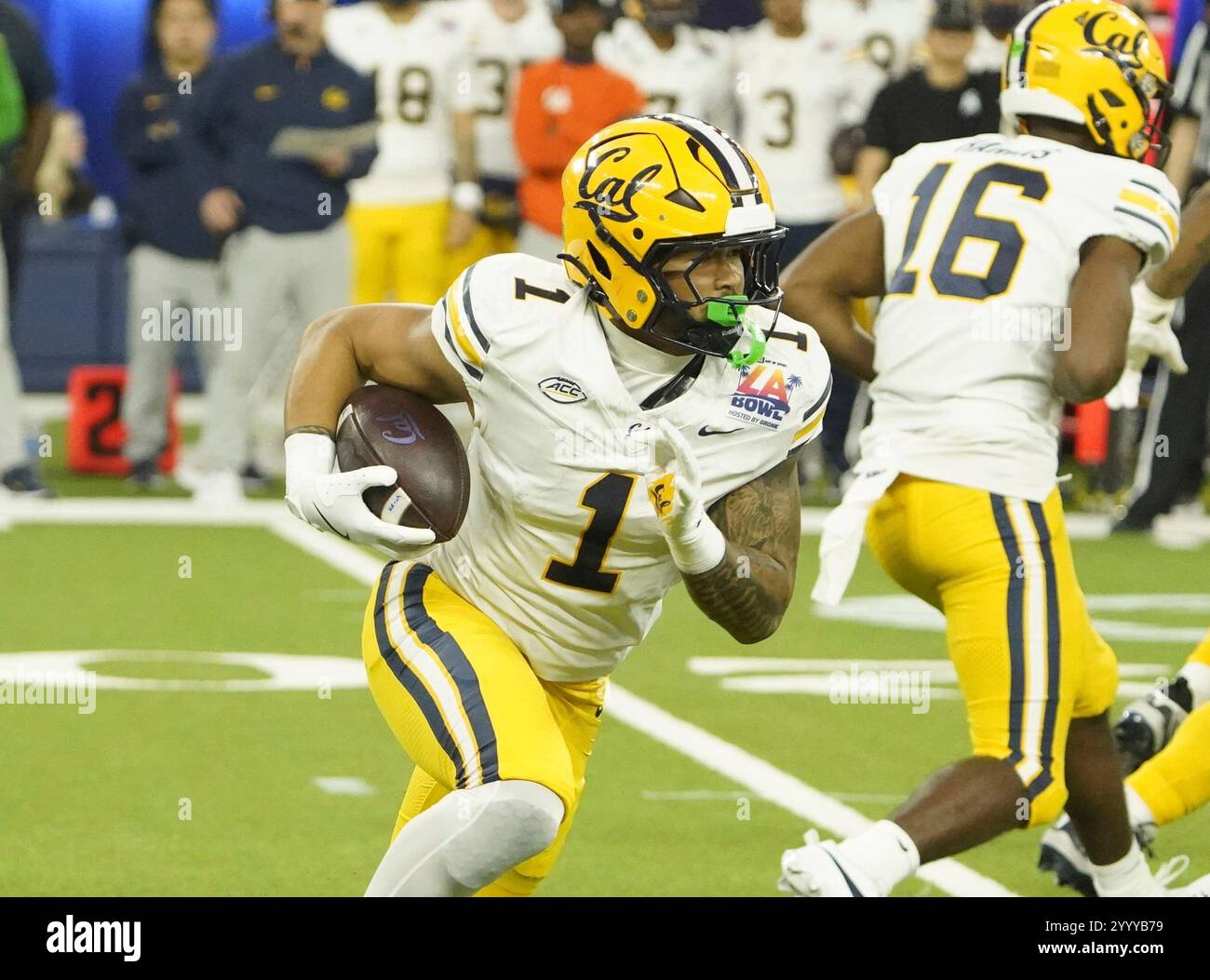 California running back Jaydn Ott (1) makes a play during an NCAA ...