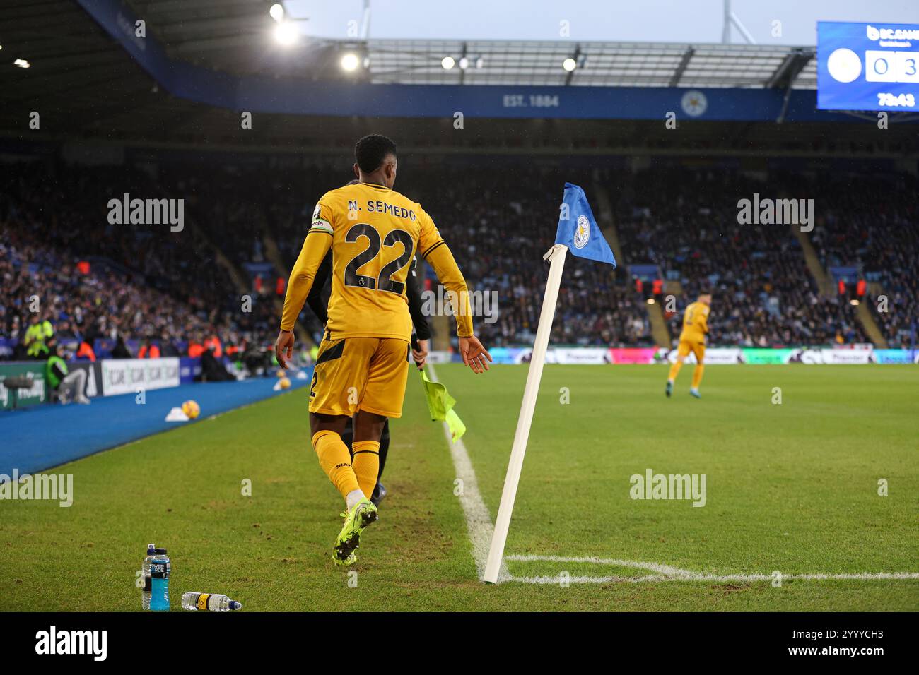 Wolverhampton, UK. 22nd Dec, 2024. Nélson Semedo of Wolves pushes the ...