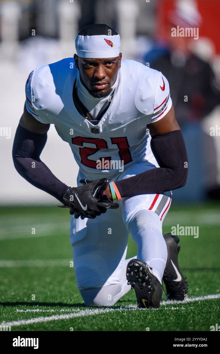 Arizona Cardinals cornerback Garrett Williams (21) stretches before an ...