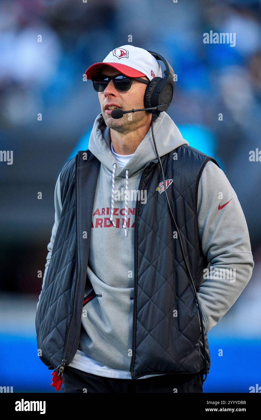 Arizona Cardinals head coach Jonathan Gannon looks at the scoreboard ...