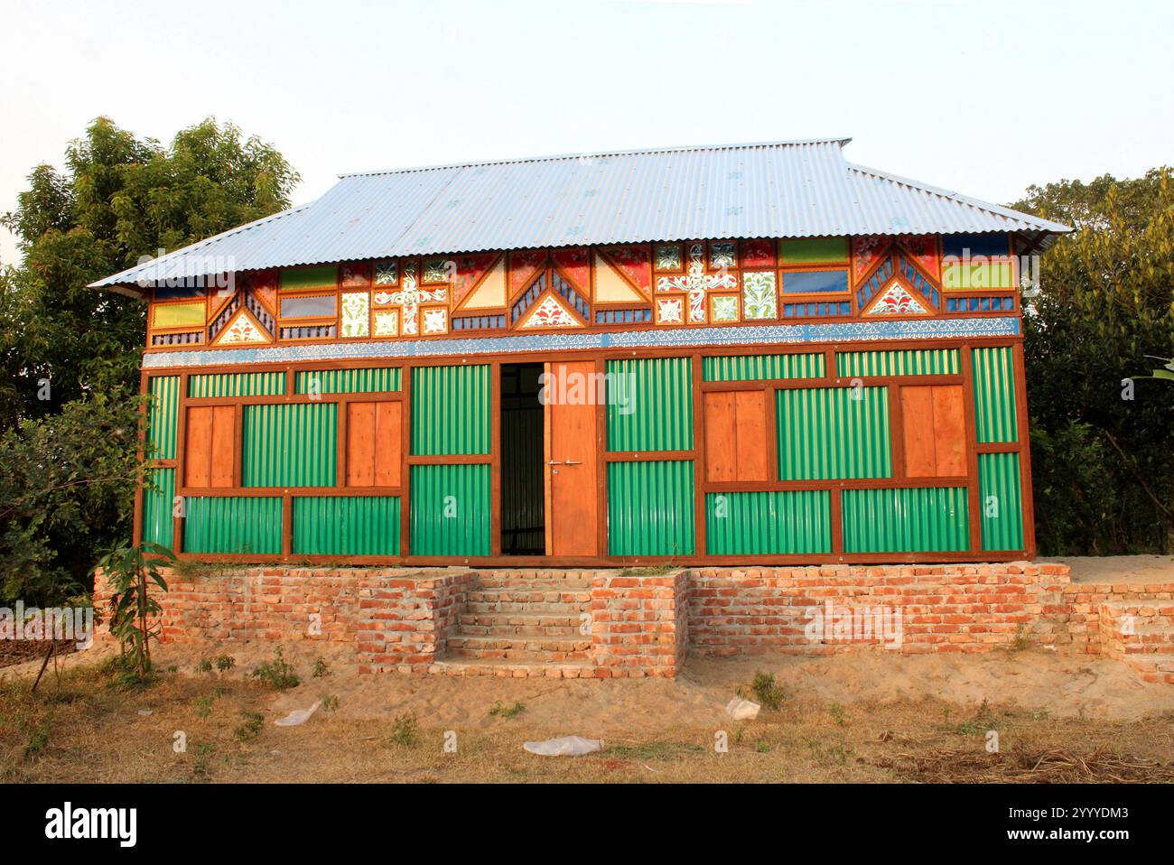 Wooden house bangladesh hi-res stock photography and images - Alamy