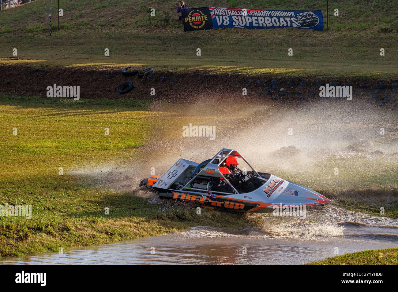 Round 1 qualifying of the "2022 Australian V8 Superboat Championship ...