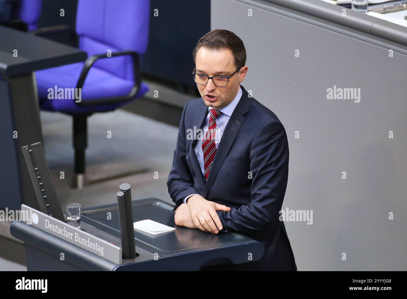 Berlin, Deutschland, 20.12.2024: Deutscher Bundestag: 208. Bundestagssitzung: Benjamin Strasser ...