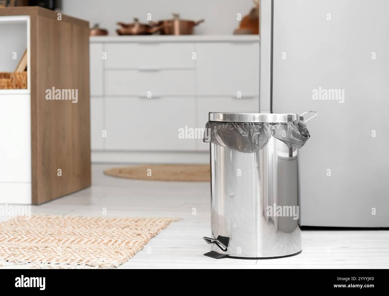 Kitchen pedal bin hi-res stock photography and images - Alamy