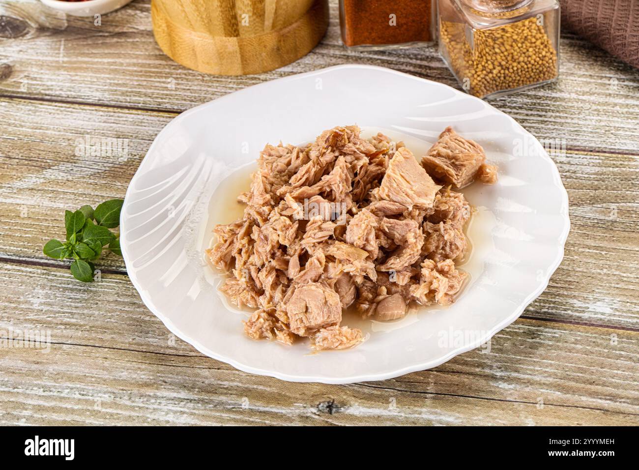 Canned tuna fish with oil in the bowl Stock Photo - Alamy