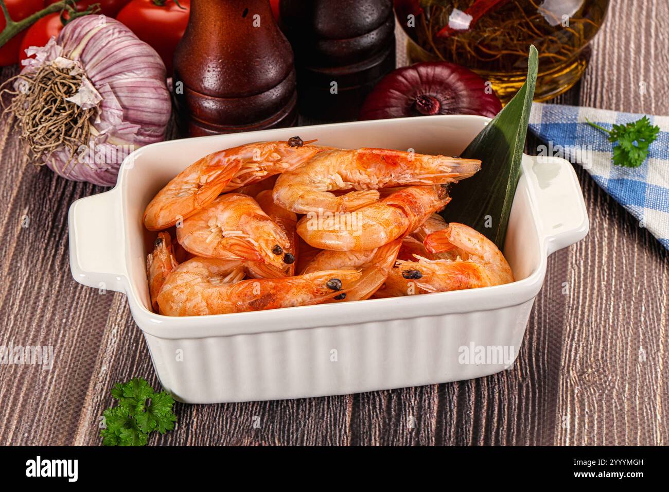 Steamed red prawn with spices in the plate Stock Photo - Alamy