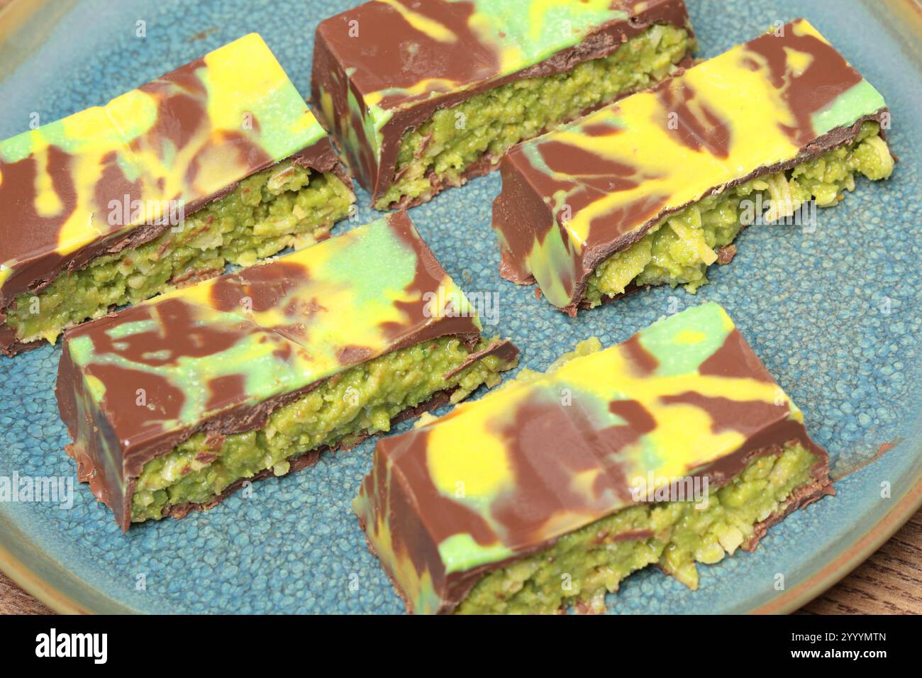 Dubai chocolate bar with pistachio paste and kataifi dough ...