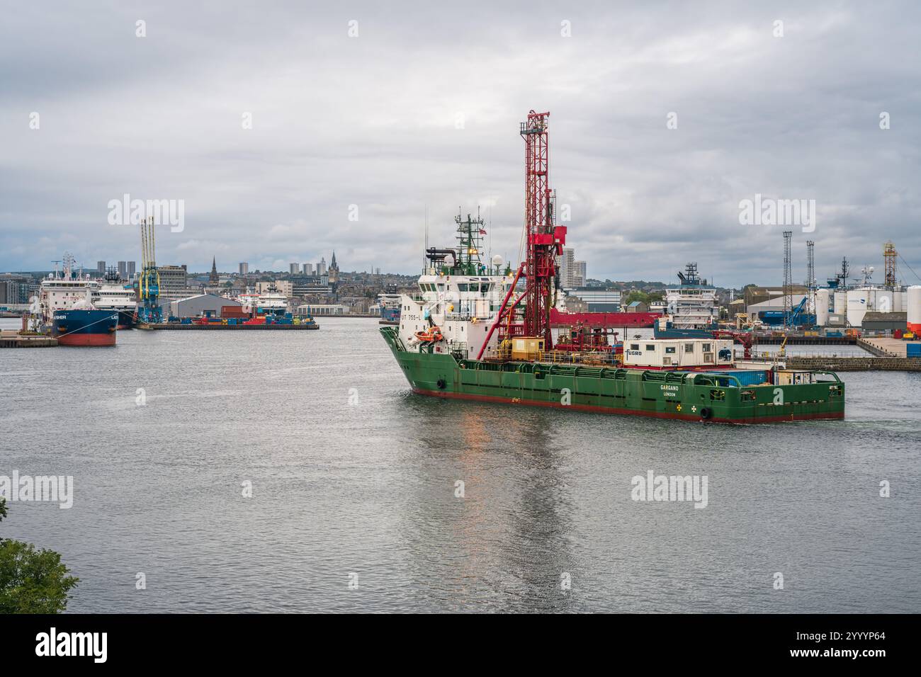 Container terminal scotland hi-res stock photography and images - Alamy