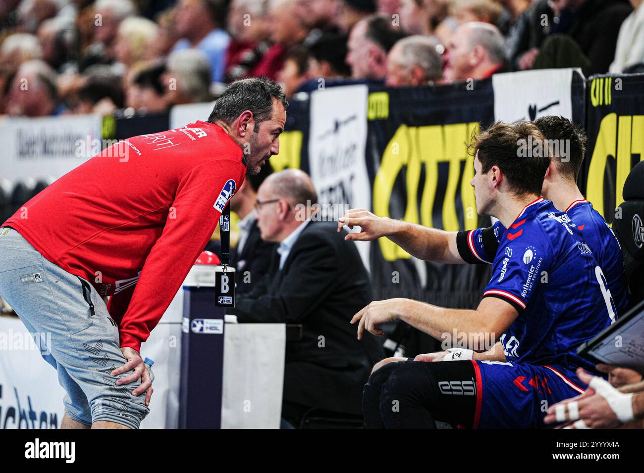 Iker Romero (SG BBM Bietigheim Trainer) GER, THW Kiel vs. SG BBM ...