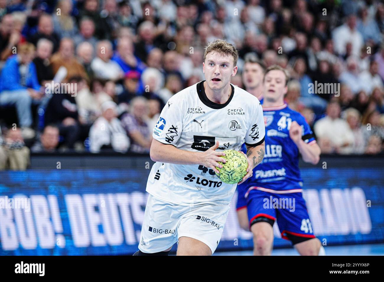 Emil Wernsdorf Madsen (THW Kiel, #45) GER, THW Kiel vs. SG BBM ...