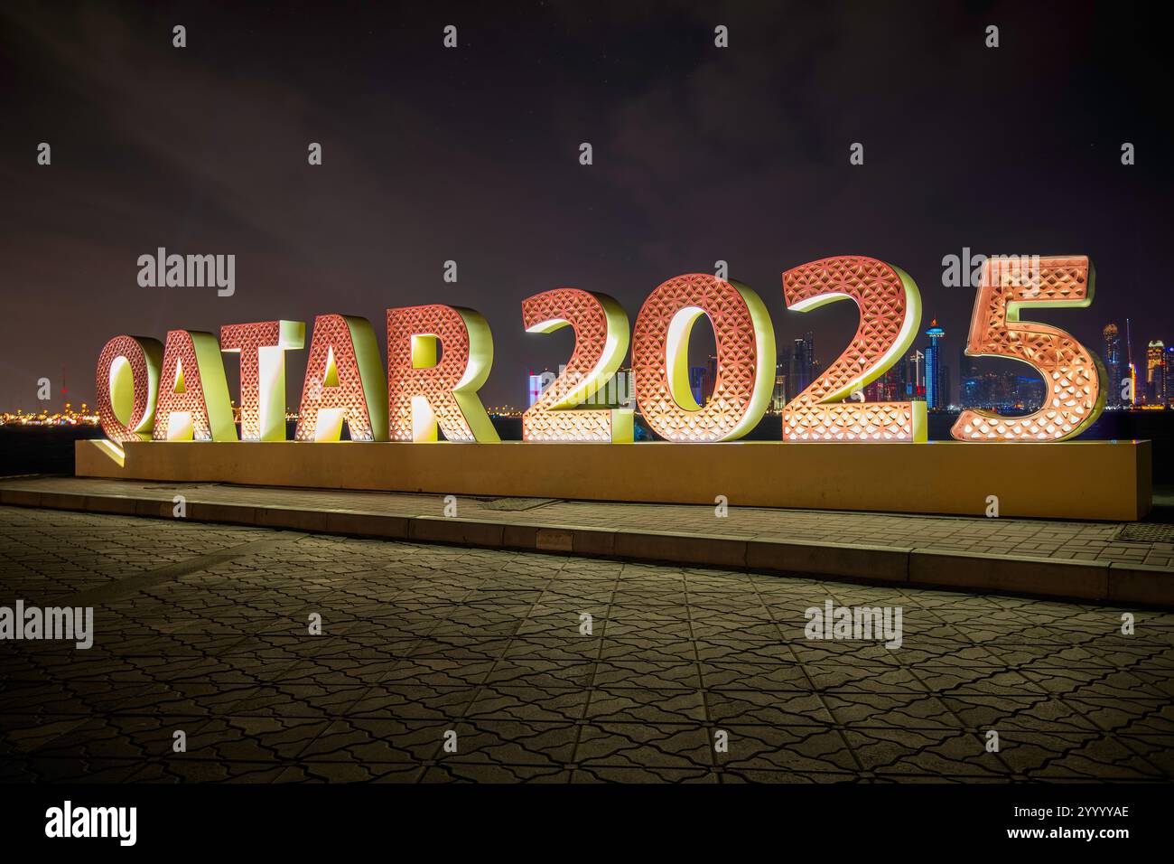 December 2025 banner sign hi-res stock photography and images - Alamy