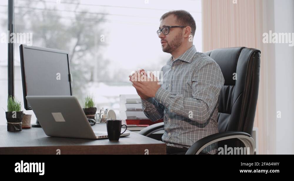 Bank manager and client Stock Videos & Footage - HD and 4K Video Clips ...