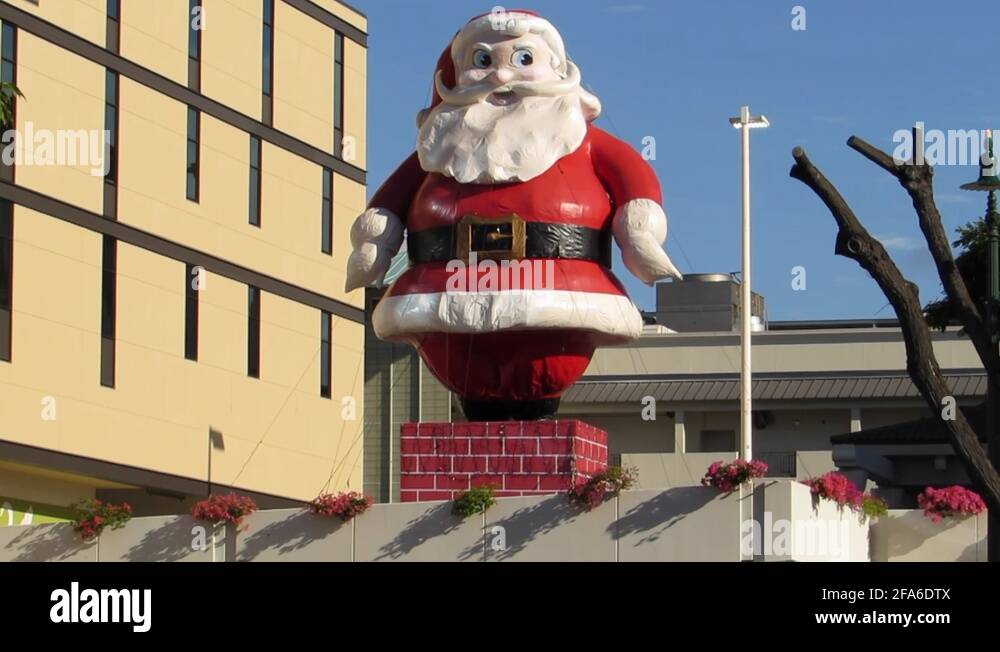 Giant santa claus Stock Videos & Footage - HD and 4K Video Clips - Alamy