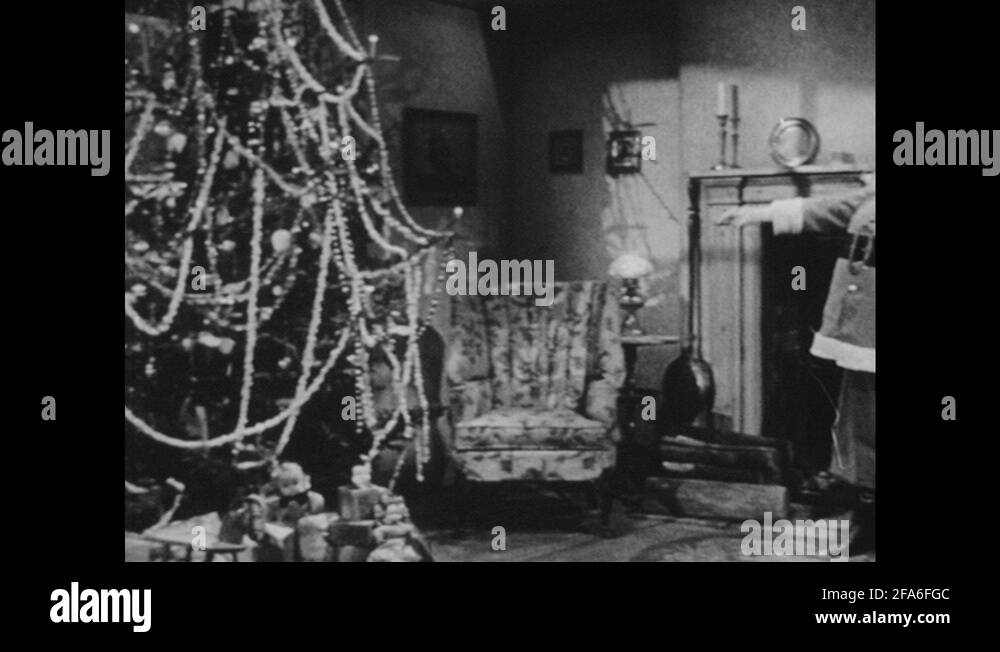 1940s christmas tree Stock Videos & Footage - HD and 4K Video Clips - Alamy