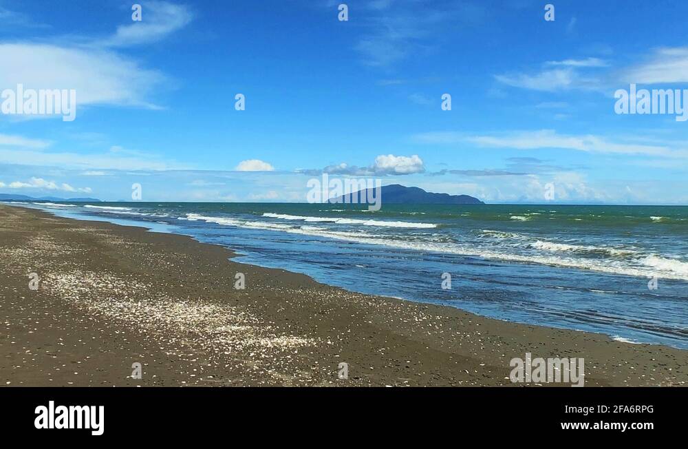 Zoom on the beach Stock Videos & Footage - HD and 4K Video Clips - Alamy