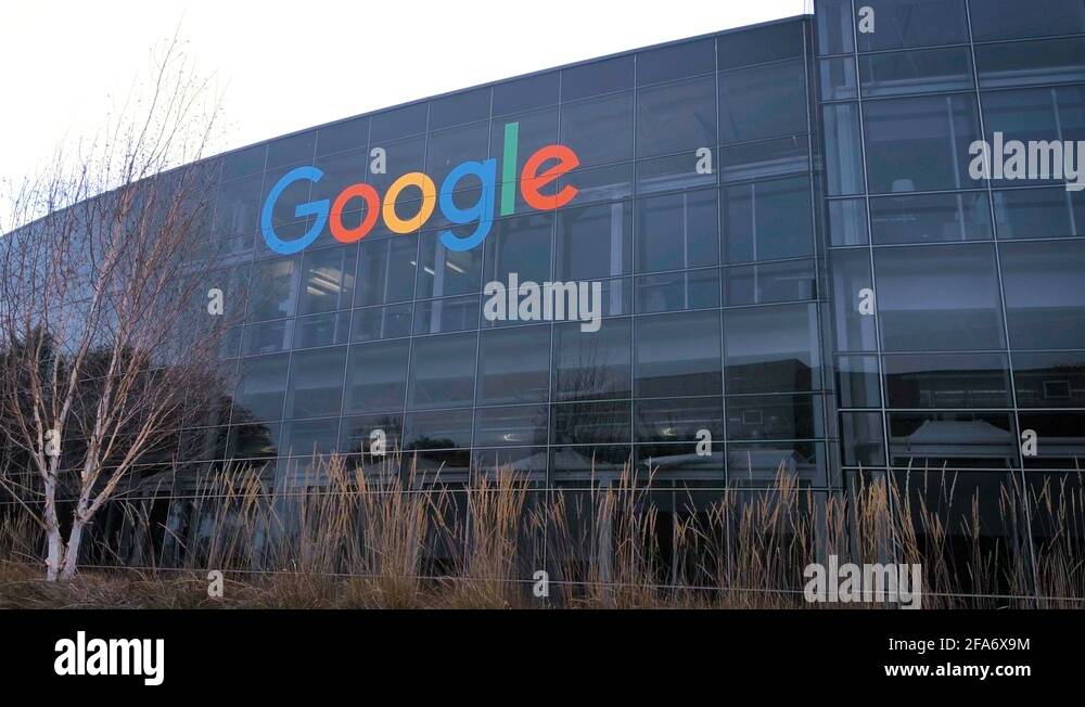 Google logo on the side of an office building at the Googleplex, Google ...